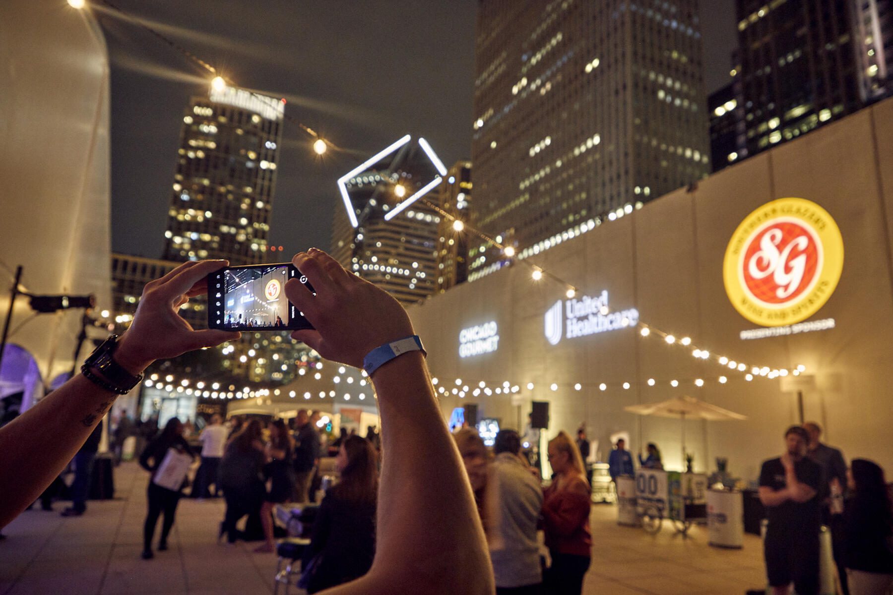 5 Reasons Why You Should Take A Hop-On-Hop-Off Bus In Chicago ...