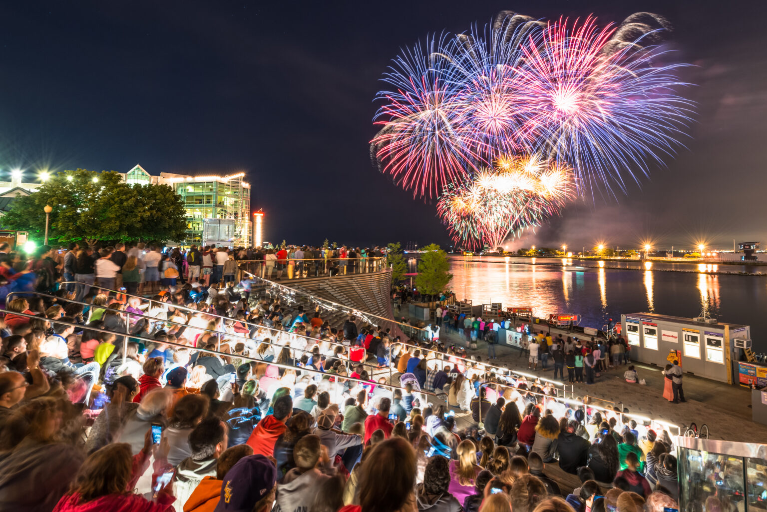 Navy Pier Mardi Gras Bar Crawl 2016